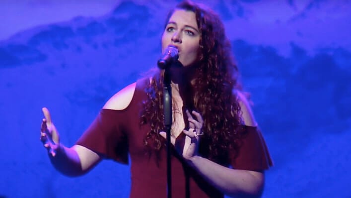 Deaf Singer Worships God to “It Is Well” With the Voice of 1,000 Angels